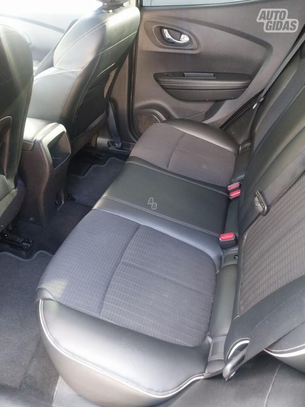 Black Renault Kadjar 2016 in Vilnius, with an engine capacity of 1.60 L and mileage of 176 thousand km for 8900 €, photo 8 on AUTOMOTO.COM.LV