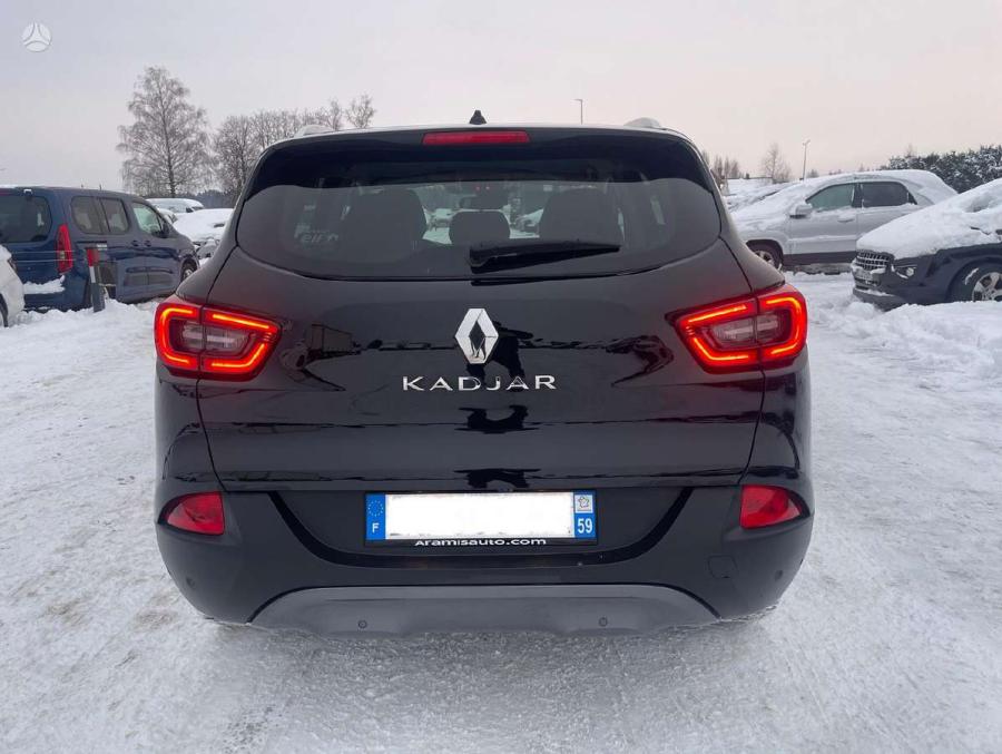 Black Renault Kadjar 2017 in Taurage, with an engine capacity of 1.20 L and mileage of 155 thousand km for 8300 €, photo 7 on AUTOMOTO.COM.LV