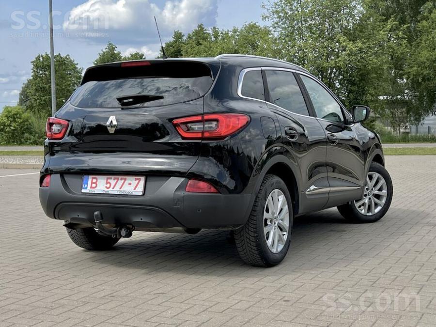 Black Renault Kadjar 2017 in Cesis, with an engine capacity of 1.20 L and mileage of 185 thousand km for 8700 €, photo 5 on AUTOMOTO.COM.LV