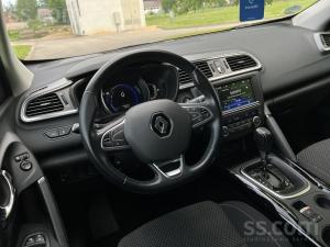 Black Renault Kadjar 2017 in Cesis, with an engine capacity of 1.20 L and mileage of 185 thousand km for 8700 €, photo 6 on AUTOMOTO.COM.LV