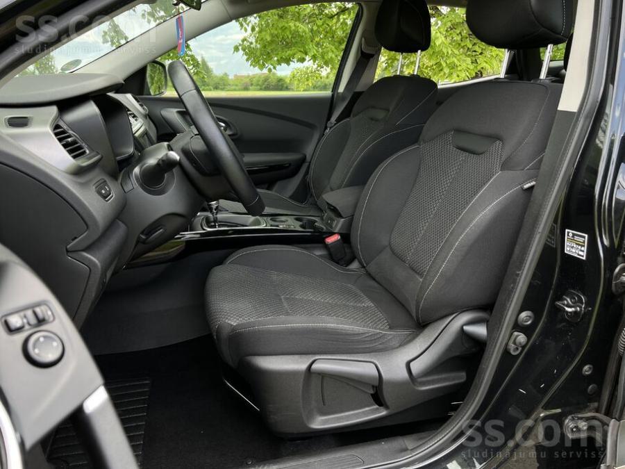 Black Renault Kadjar 2017 in Cesis, with an engine capacity of 1.20 L and mileage of 185 thousand km for 8700 €, photo 7 on AUTOMOTO.COM.LV