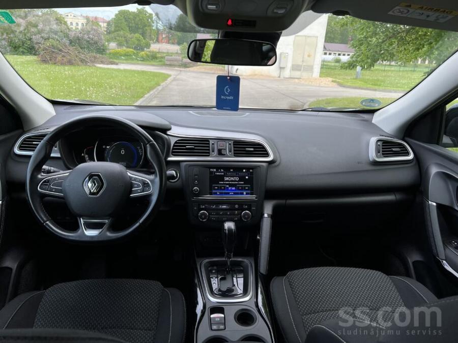 Black Renault Kadjar 2017 in Cesis, with an engine capacity of 1.20 L and mileage of 185 thousand km for 8700 €, photo 9 on AUTOMOTO.COM.LV