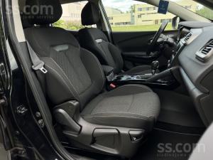 Black Renault Kadjar 2017 in Cesis, with an engine capacity of 1.20 L and mileage of 185 thousand km for 8700 €, photo 10 on AUTOMOTO.COM.LV