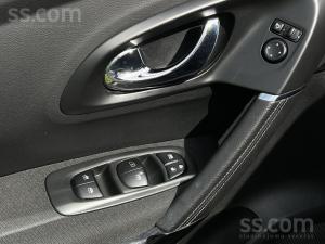 Black Renault Kadjar 2017 in Cesis, with an engine capacity of 1.20 L and mileage of 185 thousand km for 8700 €, photo 13 on AUTOMOTO.COM.LV