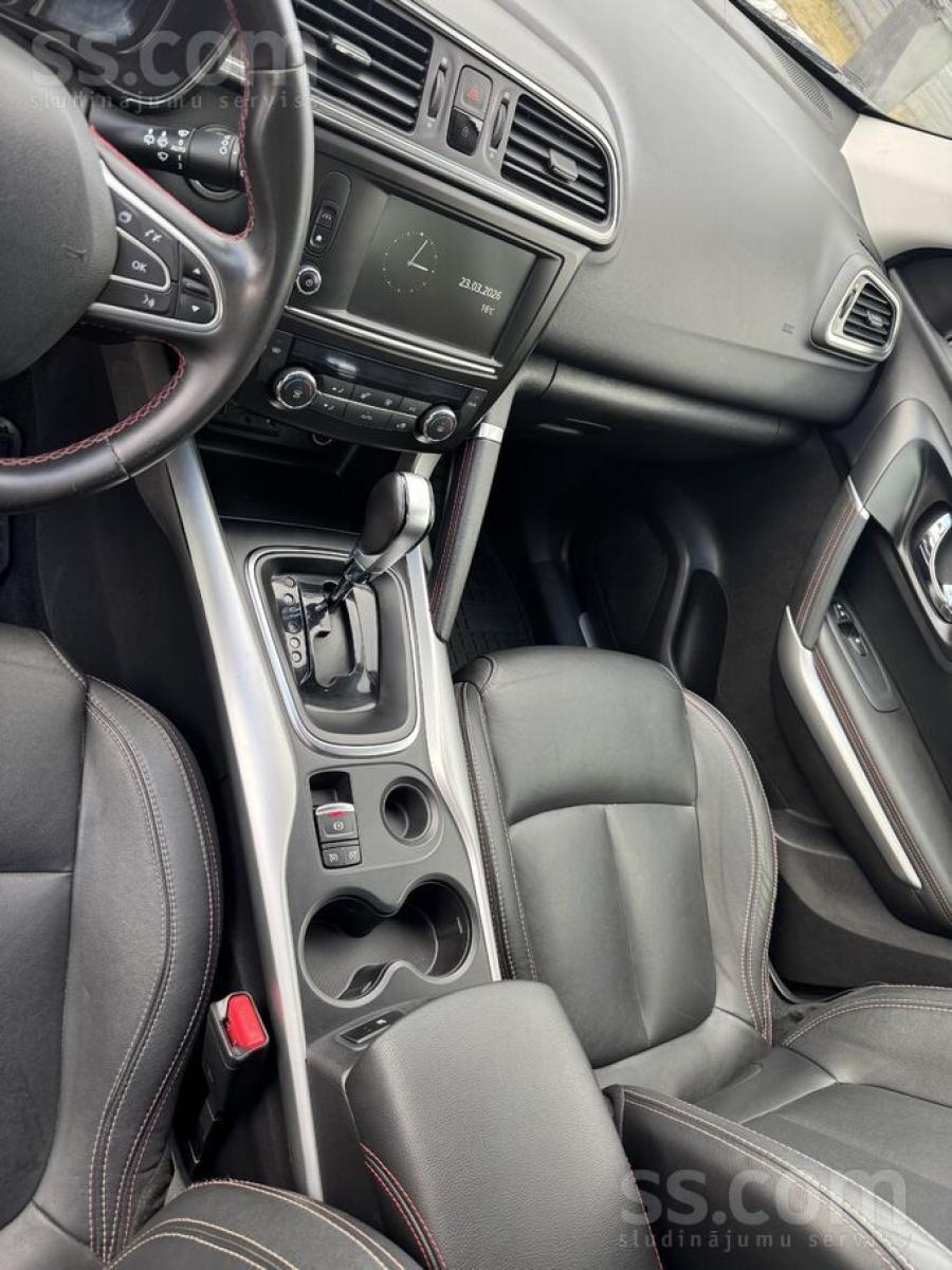 Melns Renault Kadjar 2017 Rīga, ar dzinēja tilpumu 1.50 L un nobraukumu 244 tūkst. km par 8400 €, foto 4 vietnē AUTOMOTO.COM.LV