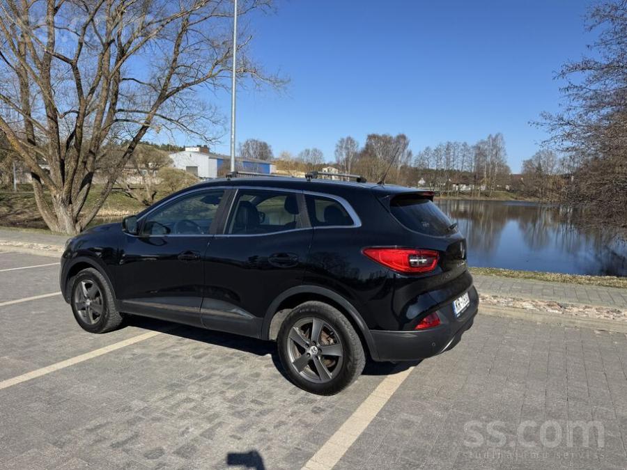 Black Renault Kadjar 2017 in Riga, with an engine capacity of 1.50 L and mileage of 245 thousand km for 8200 €, photo 3 on AUTOMOTO.COM.LV