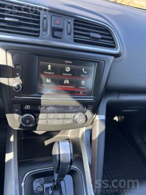 Black Renault Kadjar 2017 in Riga, with an engine capacity of 1.50 L and mileage of 245 thousand km for 8200 €, photo 4 on AUTOMOTO.COM.LV