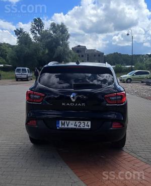 Black Renault Kadjar 2017 in Bauska, with an engine capacity of 1.60 L and mileage of 200 thousand km for 11000 €, photo 5 on AUTOMOTO.COM.LV