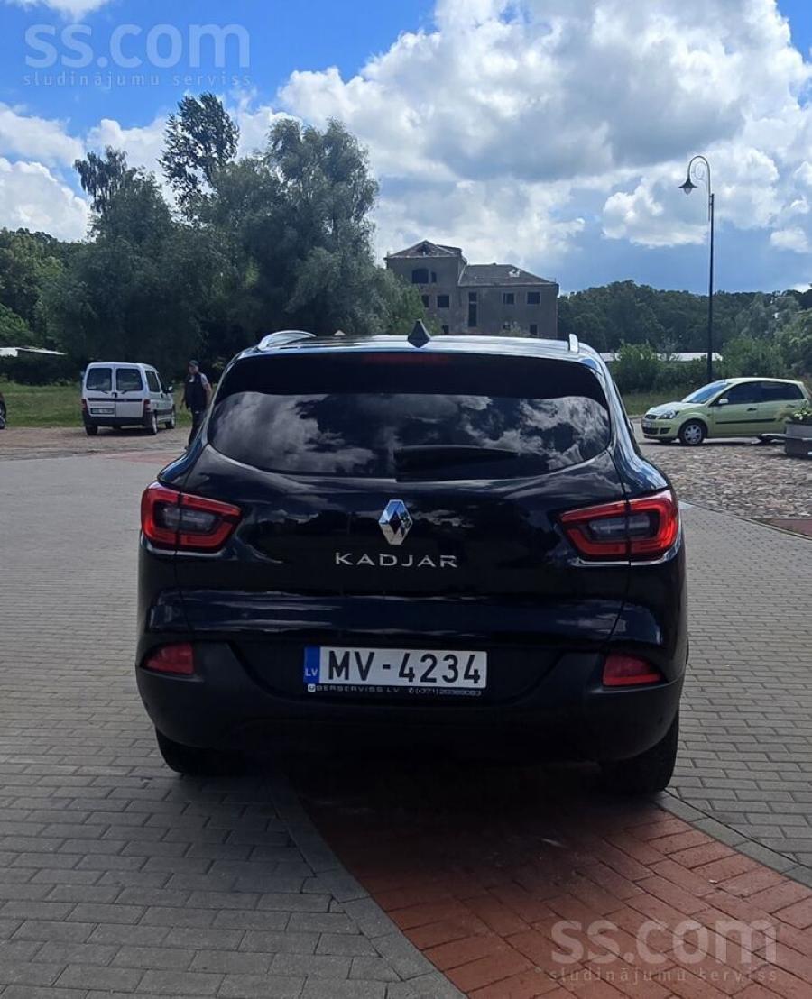 Black Renault Kadjar 2017 in Bauska, with an engine capacity of 1.60 L and mileage of 200 thousand km for 11000 €, photo 5 on AUTOMOTO.COM.LV