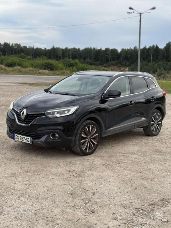 Black Renault Kadjar 2017 in Vilnius, with an engine capacity of 1.20 L and mileage of 107 thousand km for 6700 €, photo 1 on AUTOMOTO.COM.LV