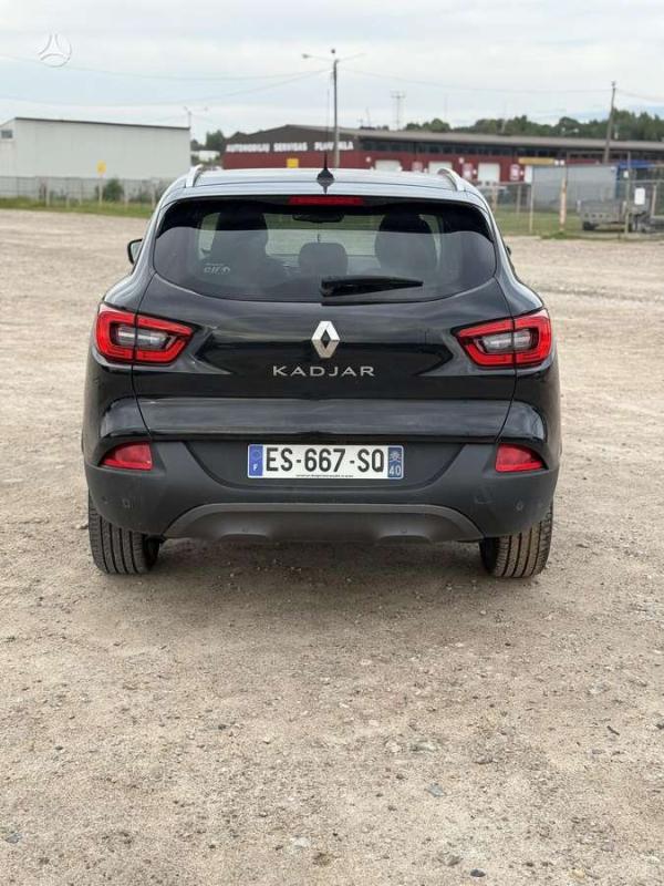 Black Renault Kadjar 2017 in Vilnius, with an engine capacity of 1.20 L and mileage of 107 thousand km for 6700 €, photo 6 on AUTOMOTO.COM.LV