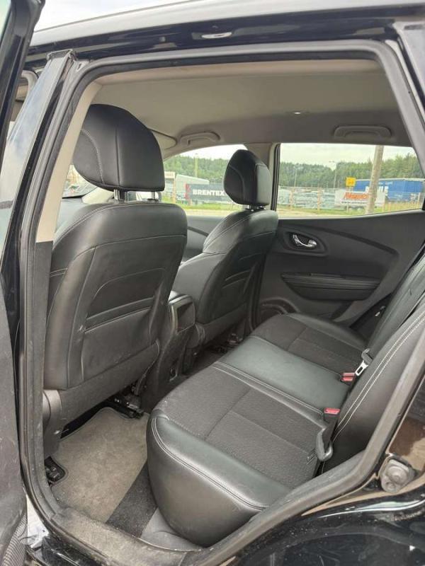 Black Renault Kadjar 2017 in Vilnius, with an engine capacity of 1.20 L and mileage of 107 thousand km for 6700 €, photo 11 on AUTOMOTO.COM.LV