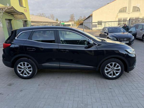 Black Renault Kadjar 2018 in Taurage, with an engine capacity of 1.20 L and mileage of 111 thousand km for 10800 €, photo 4 on AUTOMOTO.COM.LV
