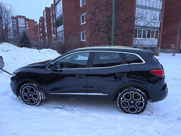 Black Renault Kadjar 2018 in Klaipeda, with an engine capacity of 1.20 L and mileage of 99 thousand km for 11500 €, photo 2 on AUTOMOTO.COM.LV