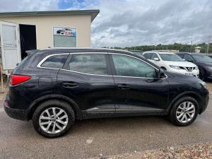 Black Renault Kadjar 2018 in Vilnius, with an engine capacity of 1.46 L and mileage of 221 thousand km for 8970 €, photo 3 on AUTOMOTO.COM.LV