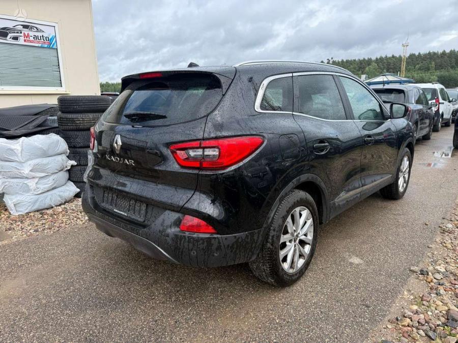 Black Renault Kadjar 2018 in Vilnius, with an engine capacity of 1.46 L and mileage of 221 thousand km for 8970 €, photo 4 on AUTOMOTO.COM.LV