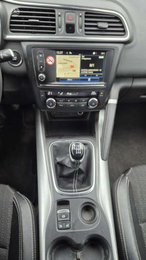 Black Renault Kadjar 2018 in Taurage, with an engine capacity of 1.46 L and mileage of 211 thousand km for 7900 €, photo 22 on AUTOMOTO.COM.LV