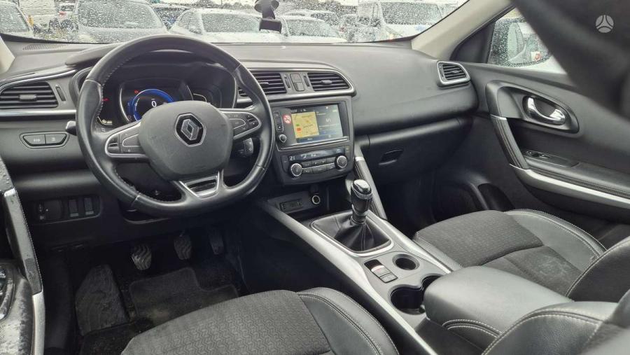 Black Renault Kadjar 2018 in Taurage, with an engine capacity of 1.46 L and mileage of 211 thousand km for 7900 €, photo 28 on AUTOMOTO.COM.LV