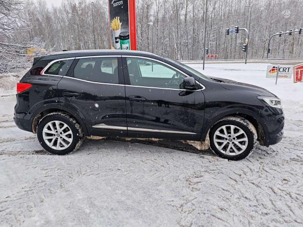 Black Renault Kadjar 2019 in Kaunas, with an engine capacity of 1.46 L and mileage of 249 thousand km for 9300 €, photo 2 on AUTOMOTO.COM.LV