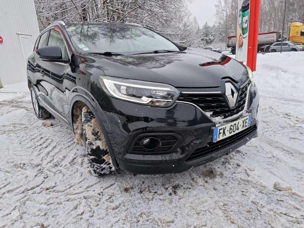 Black Renault Kadjar 2019 in Kaunas, with an engine capacity of 1.46 L and mileage of 249 thousand km for 9300 €, photo 6 on AUTOMOTO.COM.LV
