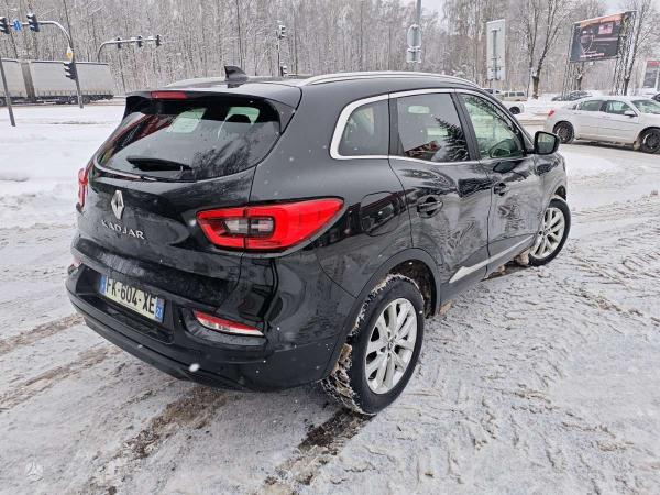Black Renault Kadjar 2019 in Kaunas, with an engine capacity of 1.46 L and mileage of 249 thousand km for 9300 €, photo 8 on AUTOMOTO.COM.LV