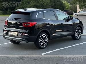 Black Renault Kadjar 2019 in Riga, with an engine capacity of 1.30 L and mileage of 127 thousand km for 12890 €, photo 5 on AUTOMOTO.COM.LV