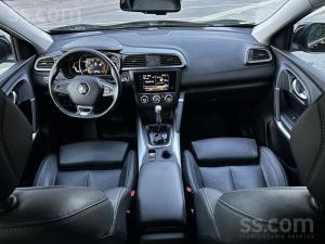 Black Renault Kadjar 2019 in Riga, with an engine capacity of 1.30 L and mileage of 127 thousand km for 12890 €, photo 6 on AUTOMOTO.COM.LV