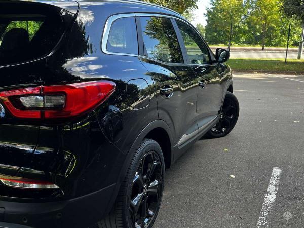 Melns Renault Kadjar 2019 Tauragė, ar dzinēja tilpumu 1.30 L un nobraukumu 189 tūkst. km par 9499 €, foto 5 vietnē AUTOMOTO.COM.LV