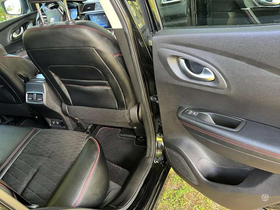 Melns Renault Kadjar 2019 Tauragė, ar dzinēja tilpumu 1.30 L un nobraukumu 189 tūkst. km par 9499 €, foto 17 vietnē AUTOMOTO.COM.LV