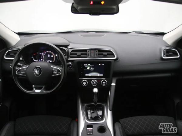 Black Renault Kadjar 2020 in Vilnius, with an engine capacity of 1.30 L and mileage of 108 thousand km for 14999 €, photo 2 on AUTOMOTO.COM.LV