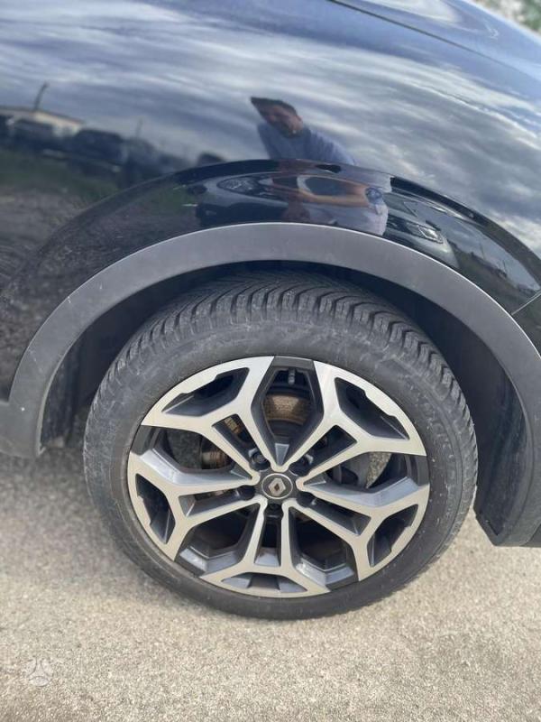 Black Renault Kadjar 2020 in Vilnius, with an engine capacity of 1.46 L and mileage of 102 thousand km for 15851 €, photo 5 on AUTOMOTO.COM.LV