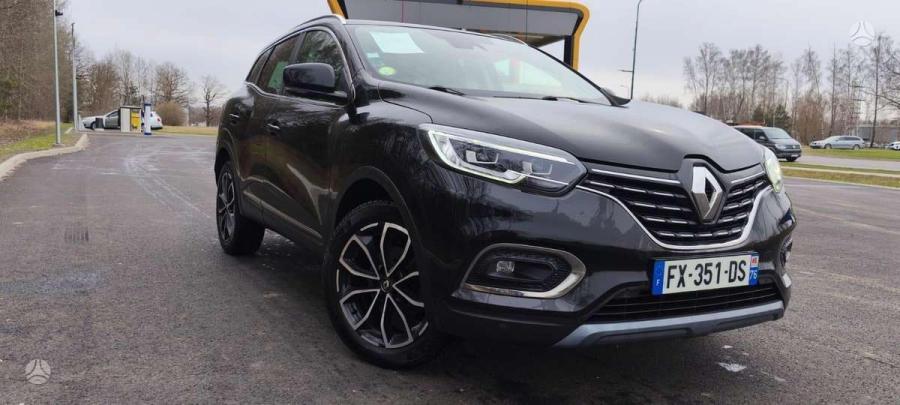 Black Renault Kadjar 2021 in Kaunas, with an engine capacity of 1.46 L and mileage of 180 thousand km for 14460 €, photo 4 on AUTOMOTO.COM.LV