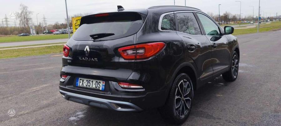 Black Renault Kadjar 2021 in Kaunas, with an engine capacity of 1.46 L and mileage of 180 thousand km for 14460 €, photo 9 on AUTOMOTO.COM.LV
