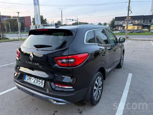 Renault Kadjar 2021 in Riga on AUTOMOTO.COM.LV Black Renault Kadjar 2021 in Riga, with an engine capacity of 1.30 L and mileage of 71 thousand km for 16999 €, photo 4 on AUTOMOTO.COM.LV