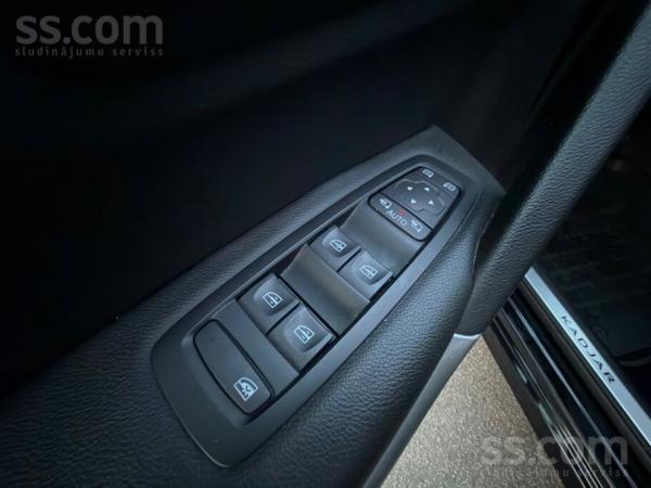 Renault Kadjar 2021 in Riga on AUTOMOTO.COM.LV Black Renault Kadjar 2021 in Riga, with an engine capacity of 1.30 L and mileage of 71 thousand km for 16999 €, photo 6 on AUTOMOTO.COM.LV