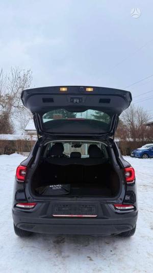 Black Renault Kadjar 2022 in Kaunas, with an engine capacity of 1.46 L and mileage of 160 thousand km for 14157 €, photo 11 on AUTOMOTO.COM.LV