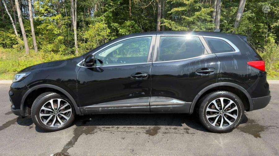 Black Renault Kadjar 2022 in Kaunas, with an engine capacity of 1.46 L and mileage of 184 thousand km for 11950 €, photo 5 on AUTOMOTO.COM.LV