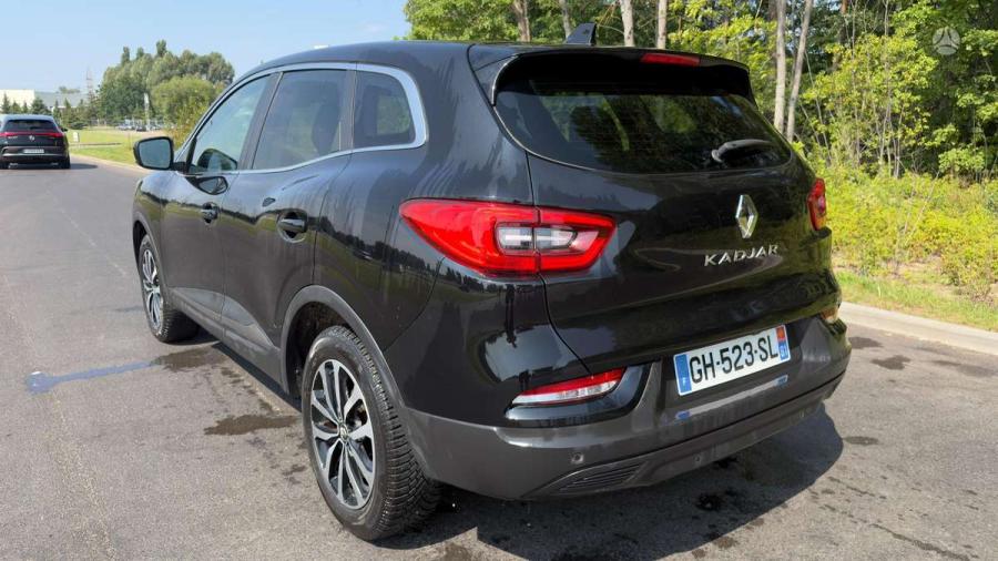 Black Renault Kadjar 2022 in Kaunas, with an engine capacity of 1.46 L and mileage of 184 thousand km for 11950 €, photo 8 on AUTOMOTO.COM.LV