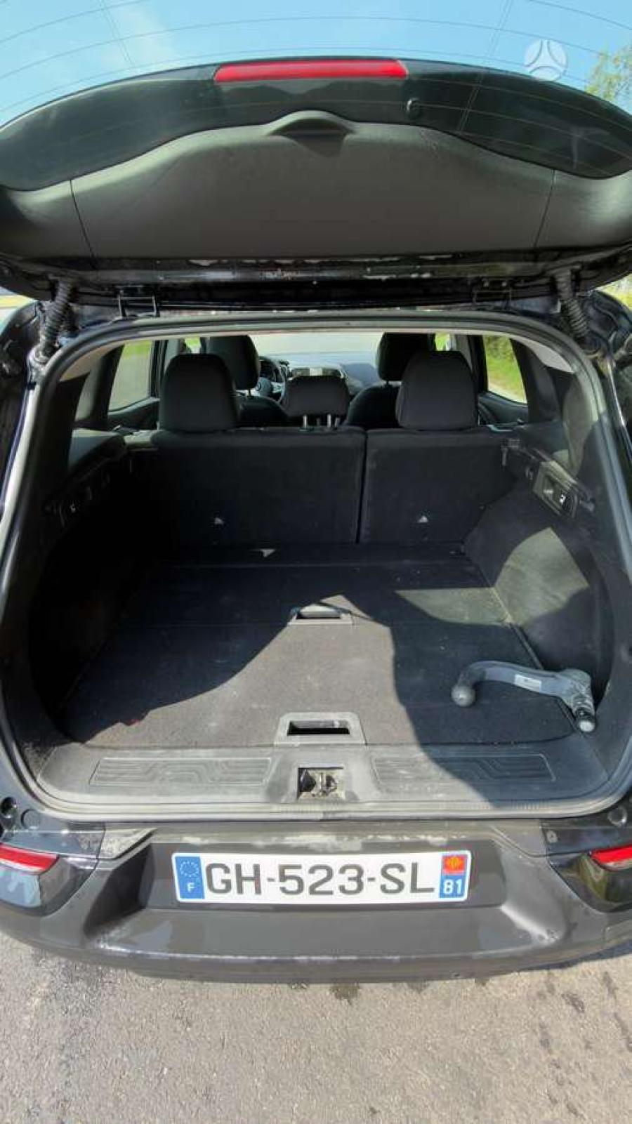 Black Renault Kadjar 2022 in Kaunas, with an engine capacity of 1.46 L and mileage of 184 thousand km for 11950 €, photo 10 on AUTOMOTO.COM.LV