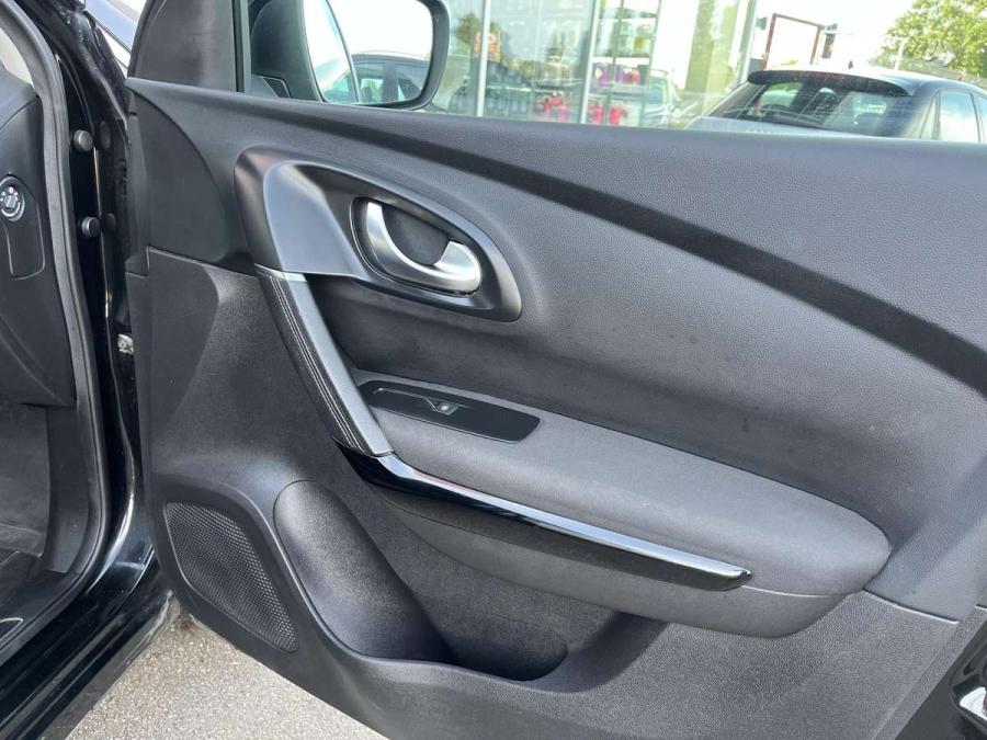 Black Renault Kadjar 2022 in Taurage, with an engine capacity of 1.46 L and mileage of 215 thousand km for 11300 €, photo 10 on AUTOMOTO.COM.LV