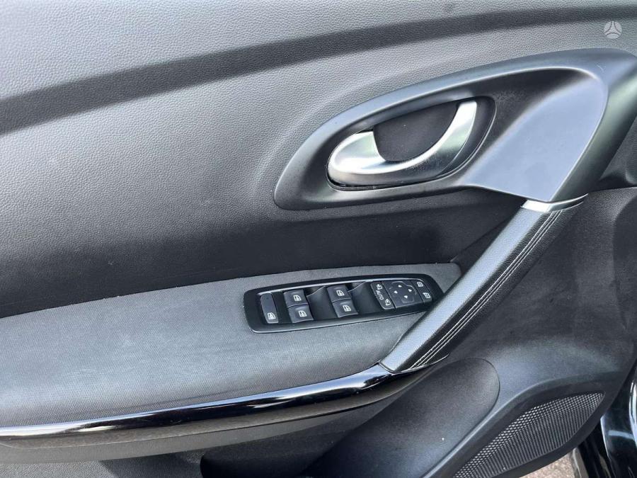 Black Renault Kadjar 2022 in Taurage, with an engine capacity of 1.46 L and mileage of 215 thousand km for 11300 €, photo 11 on AUTOMOTO.COM.LV