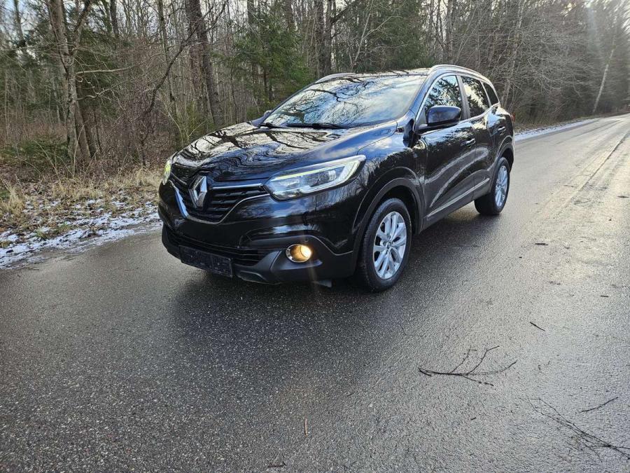 Black Renault Kadjar 2017 in Raseiniai, with an engine capacity of 1.50 L and mileage of 225 thousand km for 8300 €, photo 1 on AUTOMOTO.COM.LV