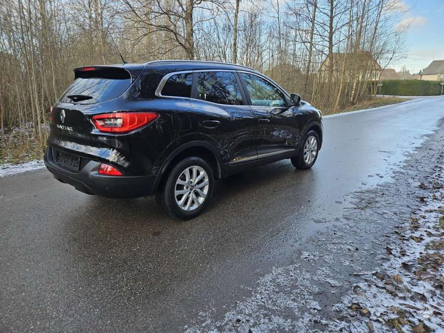 Black Renault Kadjar 2017 in Raseiniai, with an engine capacity of 1.50 L and mileage of 225 thousand km for 8300 €, photo 4 on AUTOMOTO.COM.LV