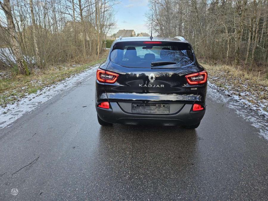 Black Renault Kadjar 2017 in Raseiniai, with an engine capacity of 1.50 L and mileage of 225 thousand km for 8300 €, photo 5 on AUTOMOTO.COM.LV