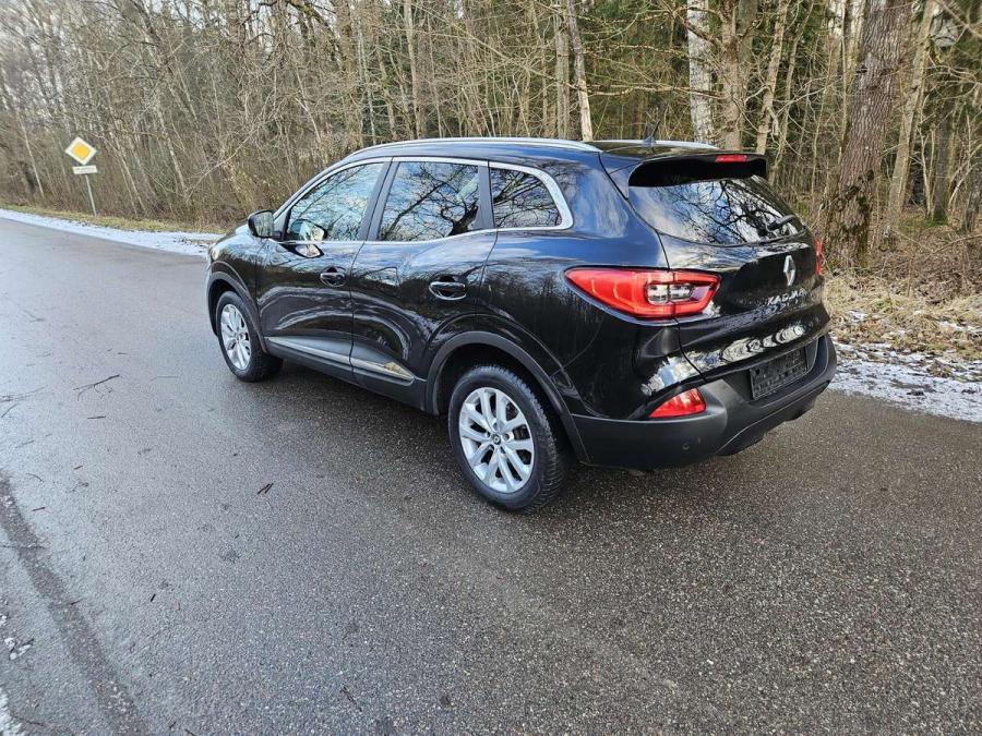 Black Renault Kadjar 2017 in Raseiniai, with an engine capacity of 1.50 L and mileage of 225 thousand km for 8300 €, photo 6 on AUTOMOTO.COM.LV