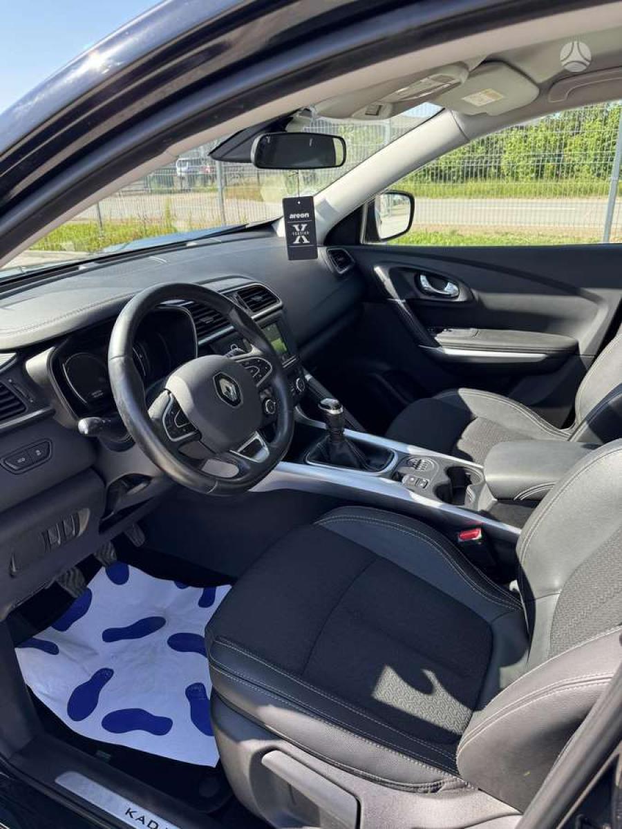 Melns Renault Kadjar 2015 Tauragė, ar dzinēja tilpumu 1.20 L un nobraukumu 149 tūkst. km par 7200 €, foto 9 vietnē AUTOMOTO.COM.LV
