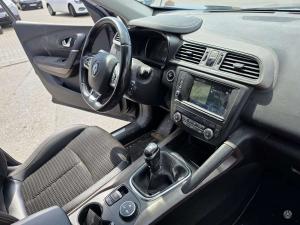 Black Renault Kadjar 2016 in Taurage, with an engine capacity of 1.20 L and mileage of 150 thousand km for 7300 €, photo 12 on AUTOMOTO.COM.LV