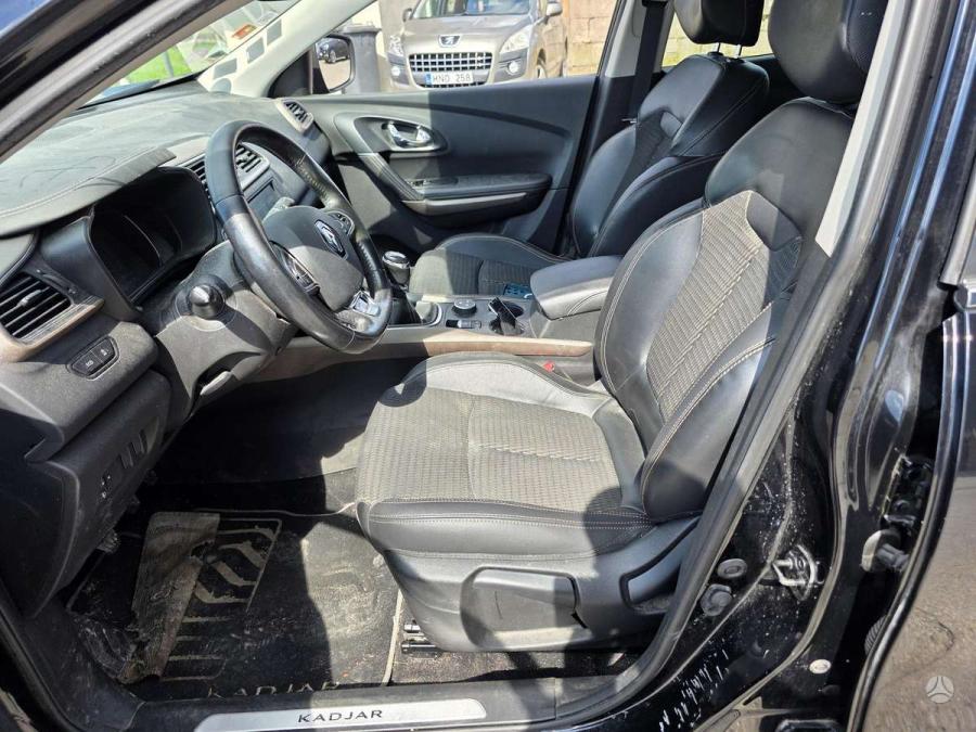 Black Renault Kadjar 2016 in Taurage, with an engine capacity of 1.20 L and mileage of 150 thousand km for 7300 €, photo 17 on AUTOMOTO.COM.LV