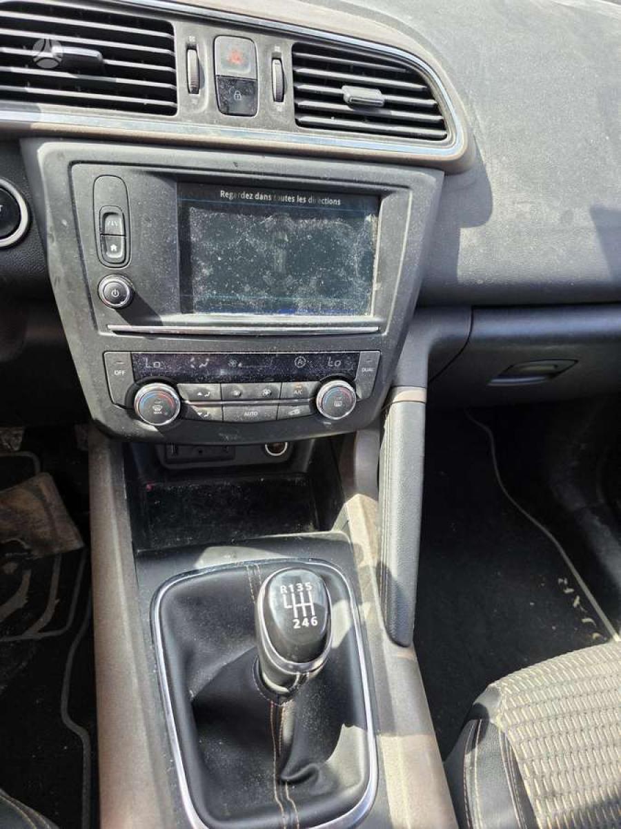 Black Renault Kadjar 2016 in Taurage, with an engine capacity of 1.20 L and mileage of 150 thousand km for 7300 €, photo 18 on AUTOMOTO.COM.LV