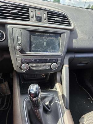 Black Renault Kadjar 2016 in Taurage, with an engine capacity of 1.20 L and mileage of 150 thousand km for 7300 €, photo 19 on AUTOMOTO.COM.LV